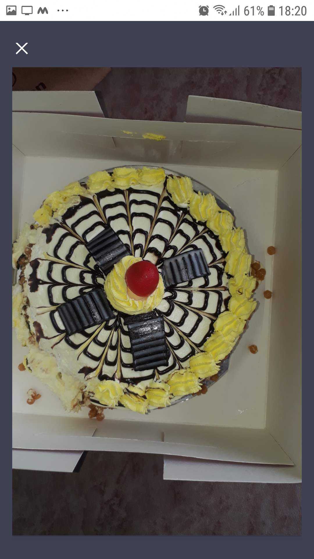 birthday cake was melted/product quality is bad | Consumer Complaints Court